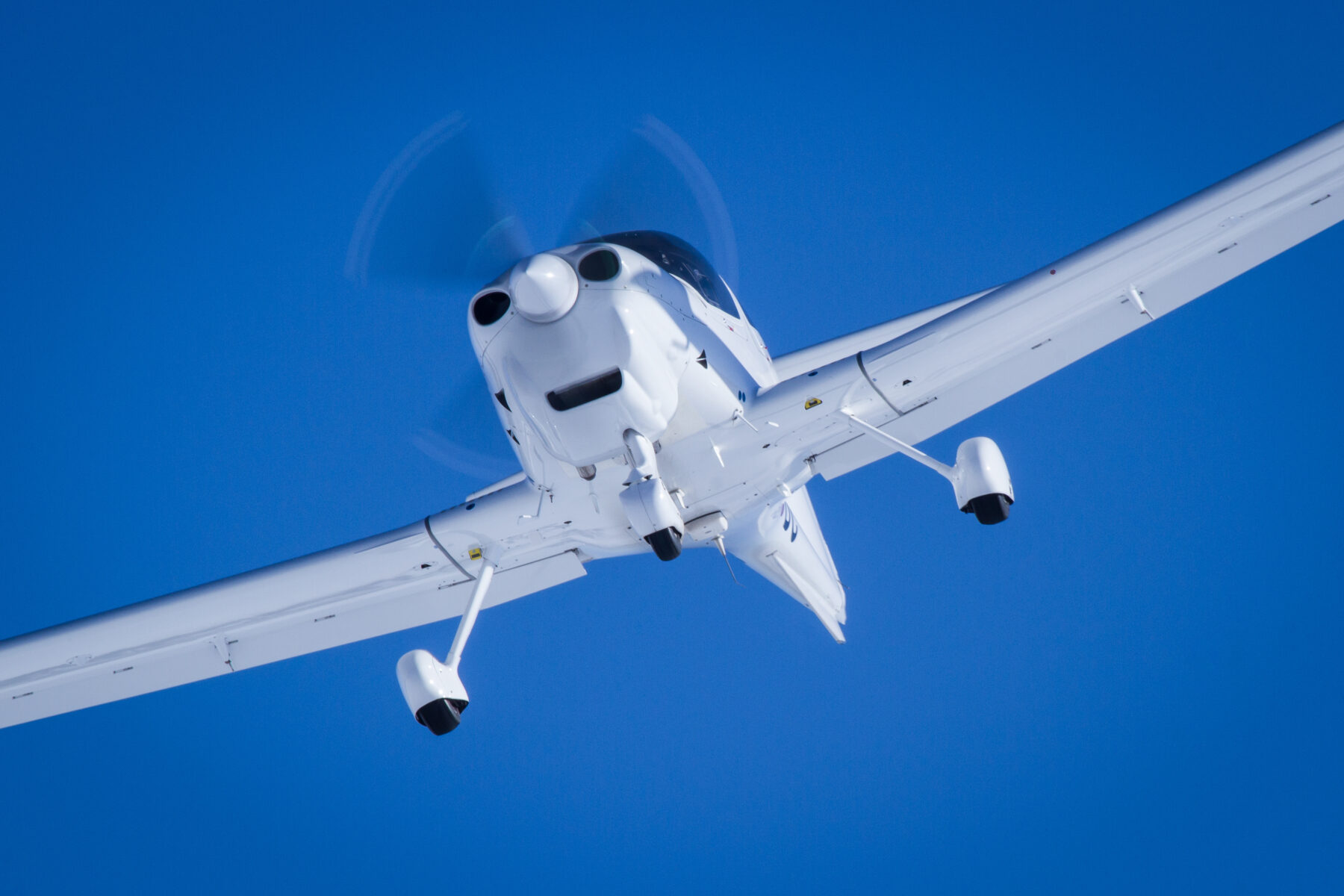 What Makes the Diamond DA40 a Popular Choice for Flight Training ...